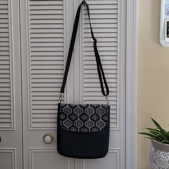 thirty-one | Bags | Studio Thirtyone Modern Crossbody | Poshmark